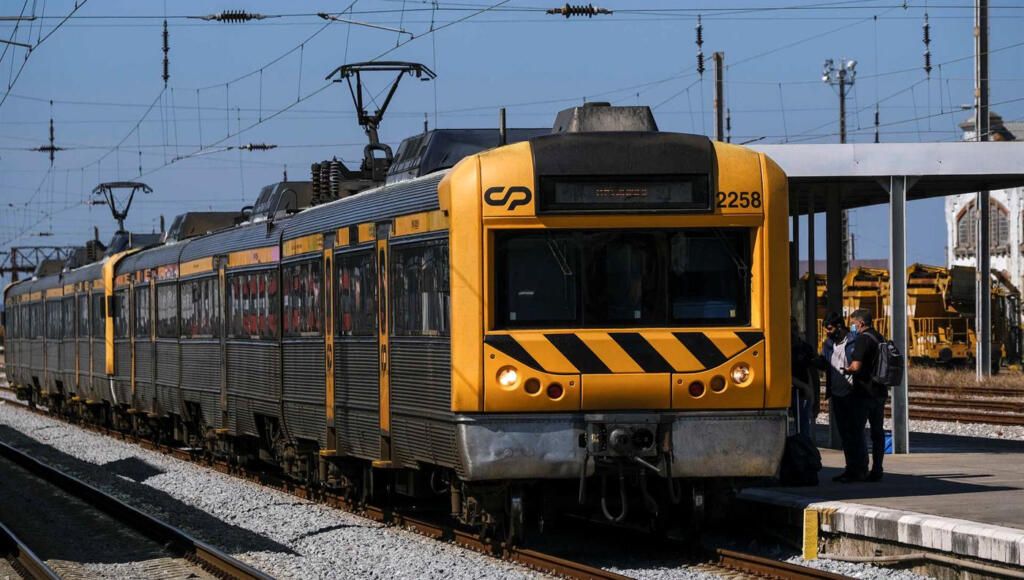 País: Andar de comboio vai ficar mais caro em 2024 - Rádio Vale do Minho